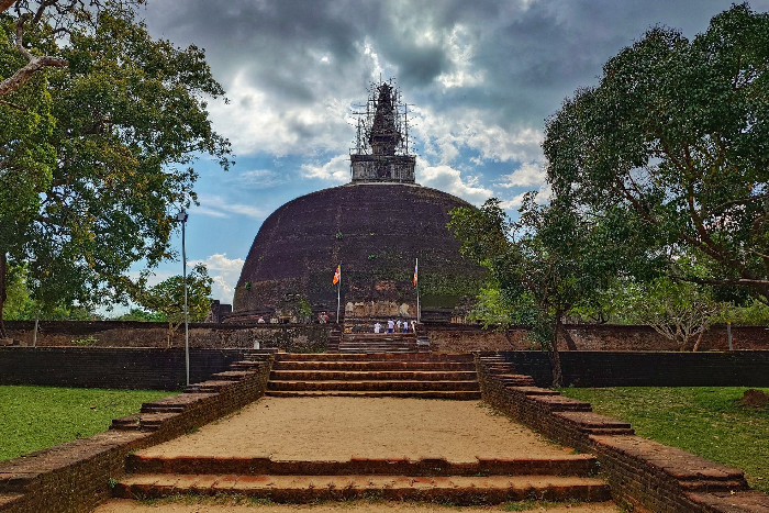 Rankoth Vehera :: Polonnaruwa