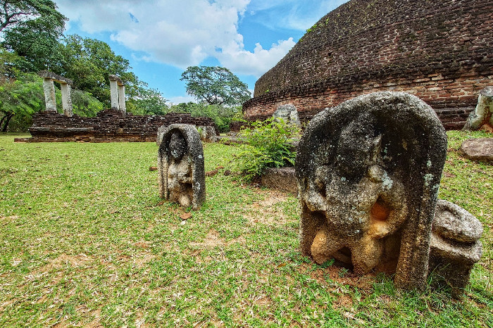 Pabalu Vehera :: Polonnaruwa